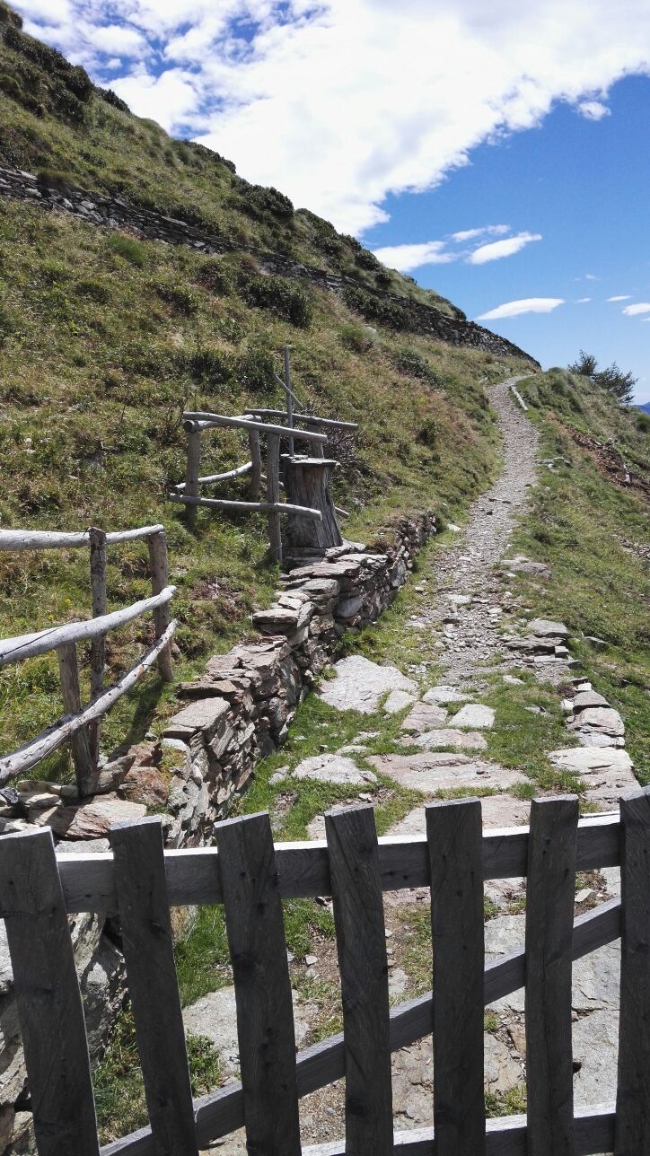 Smontagnando: MONTE LEGNONE Da Pagnona al Rifugio Griera lungo la ...