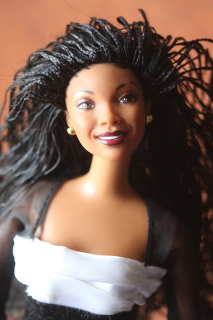 PLANET OF THE DOLLS: Doll-A-Day 2017 #186:Singing Holiday Brandy