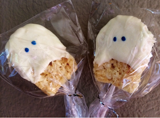 The Sweetest Temptations: Ghost Rice Krispie Pops
