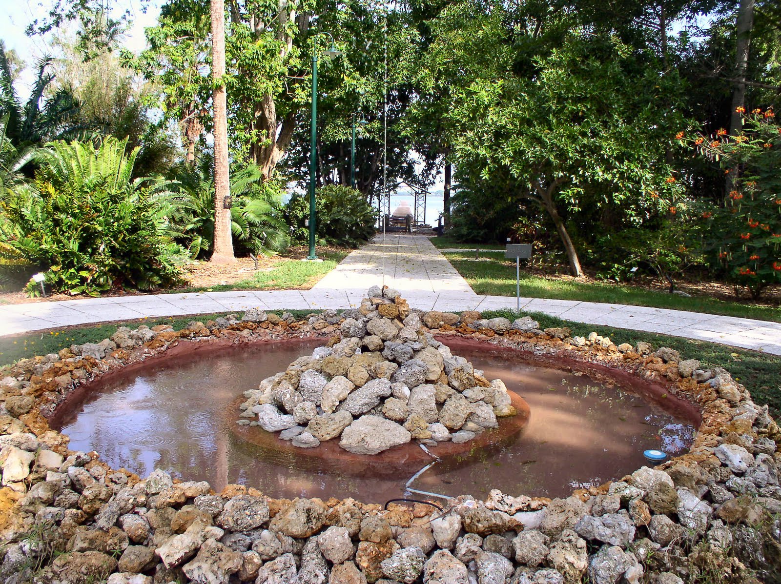 Walkabout with Becky: EDISON AND FORD WINTER ESTATES