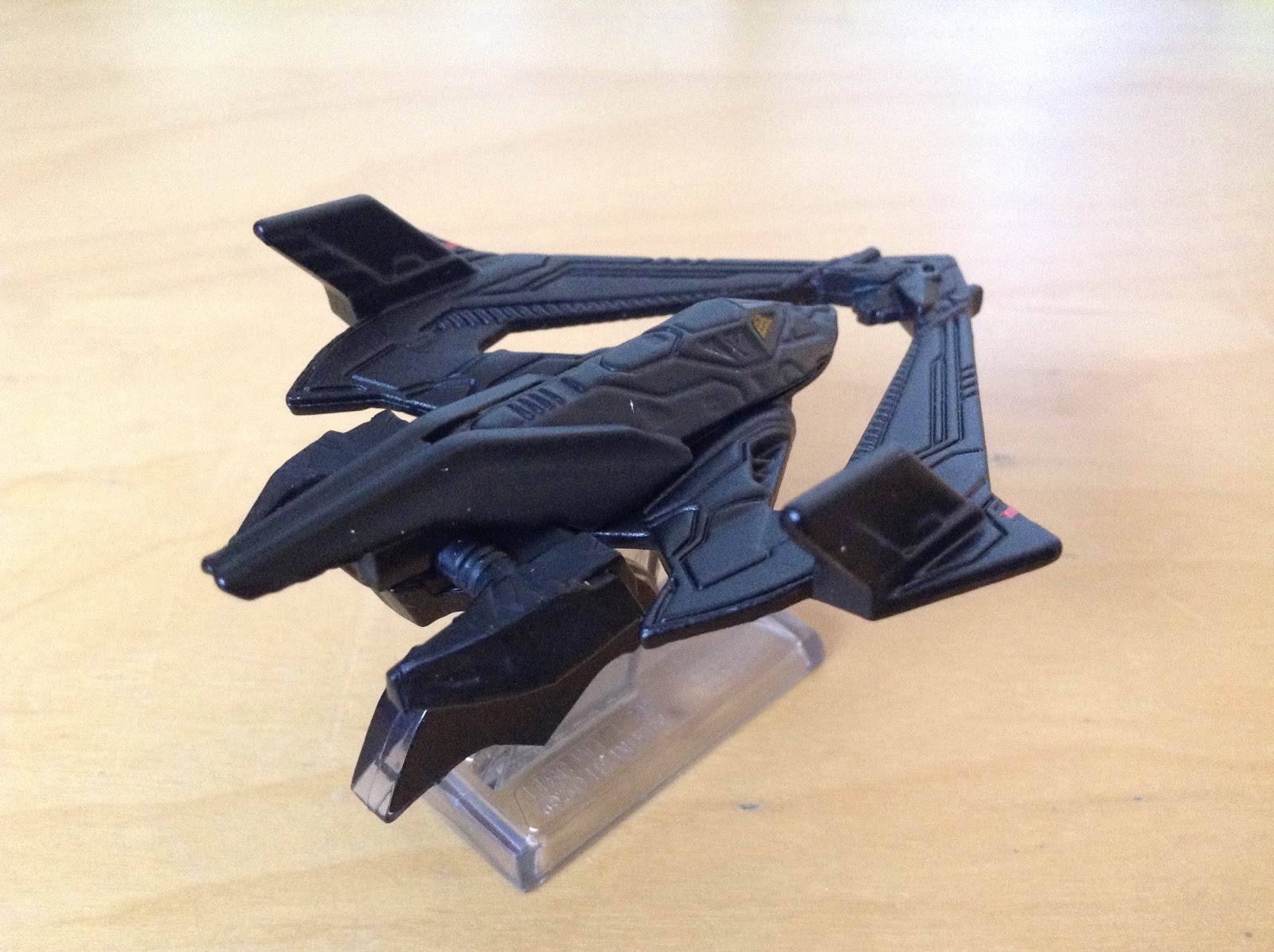 JULIAN'S HOT WHEELS BLOG: Batwing (2016 Retro Entertainment - Batman v ...