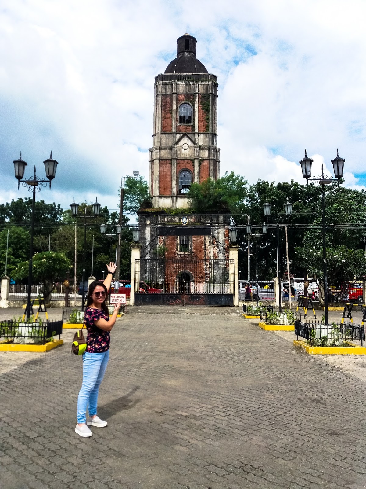 KATEDRAL SANG JARO and BELFRY (Jaro Cathedral) - Laag ni LoyLoy