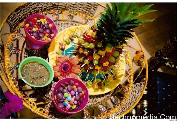 MEHANDI DESIGNS WORLD: Indian Mehndi-Function-Decoration-Ideas-At-Home ...