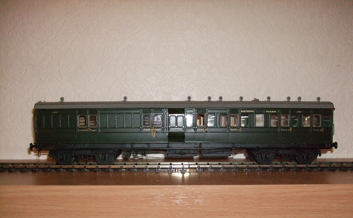 DAISY SAYS MOOO!: PAIR SOUTHERN REGION COACHES 3rd CLASS BRAKES. WHITE ...