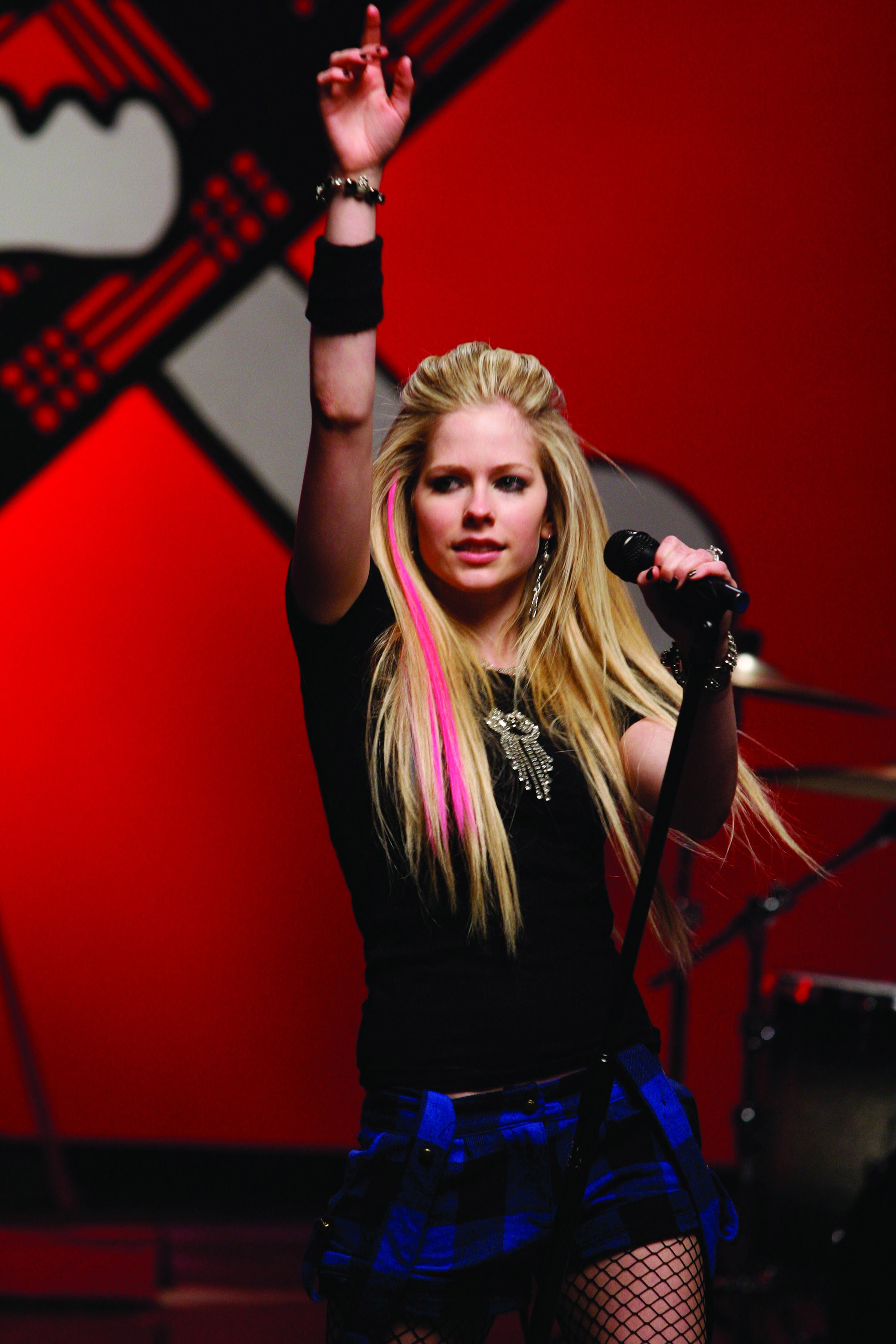 Female Singers: Avril Lavigne pictures gallery (21)