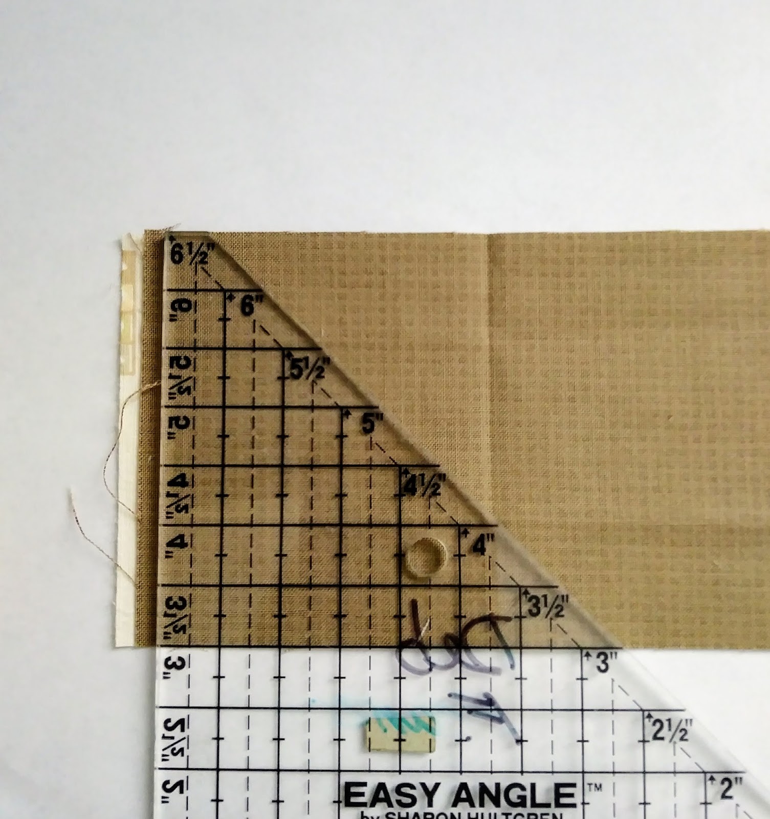 Northern Deb Quilts: How to: Making HSTs