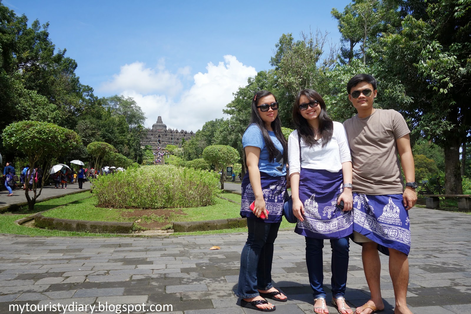 travels. foods. dreams.: Indonesia Trip: Quick stop at Borobudur temple
