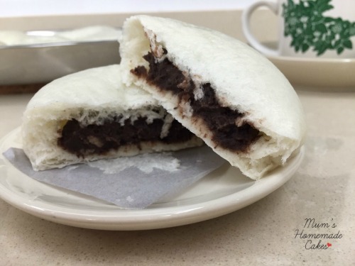 Mum's Homemade Cakes and more: Red Bean Paste Pau (Tau Sar Pau)