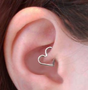 Daith Piercing – Pain, Pictures, Infection, Healing and Aftercare