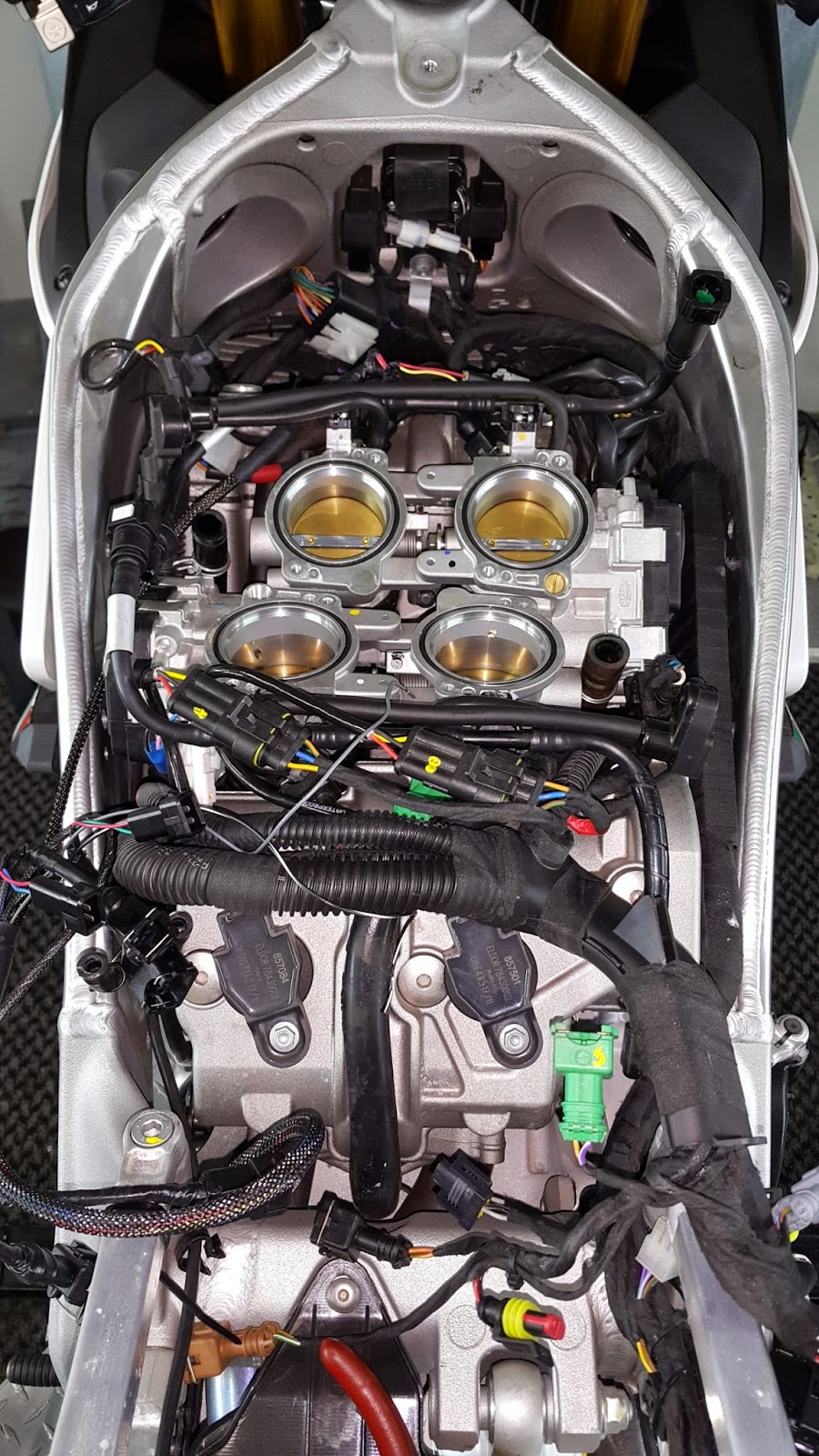 Superbike Solutions: Aprilia RSV4