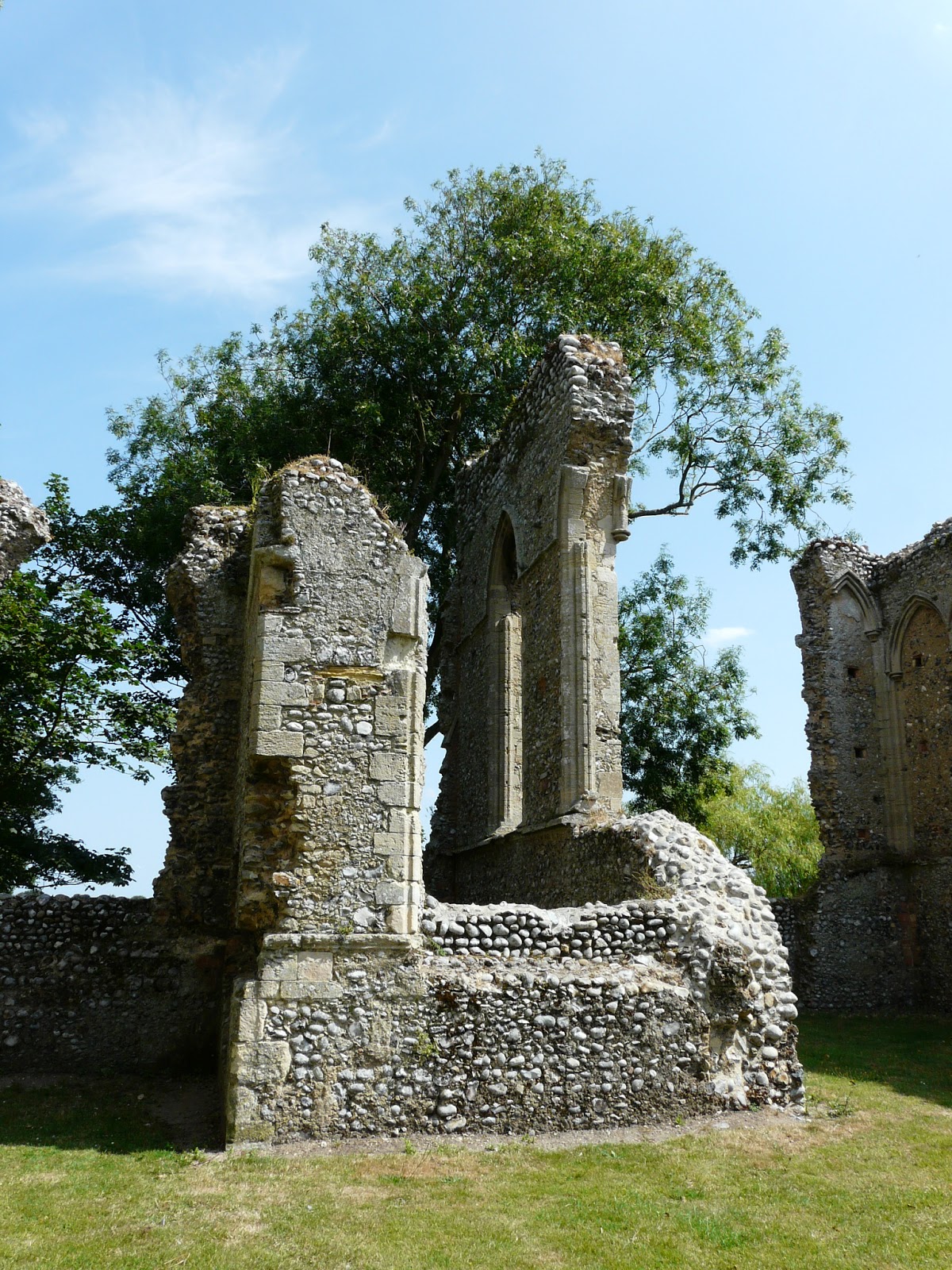 Cindy's Snaps: Beeston Bump, Beeston Priory and Sheringham....