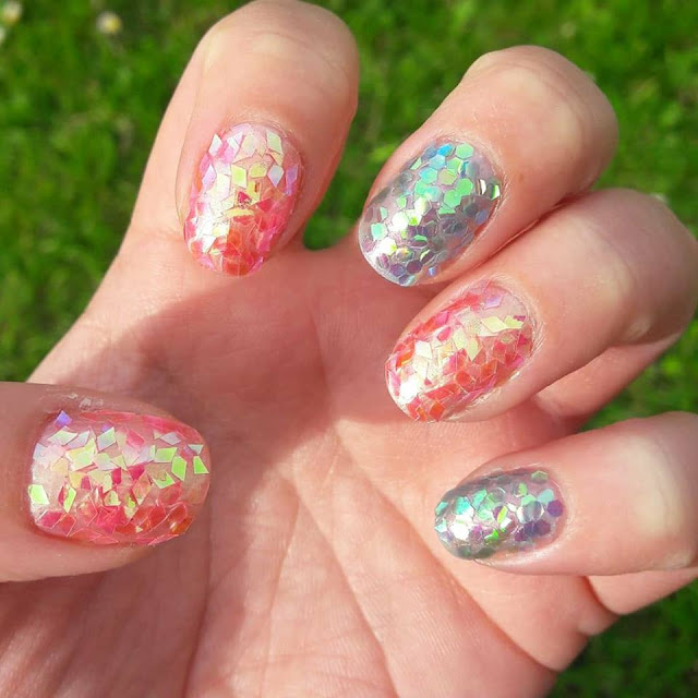Spring/Summer flower nail art wraps & pretty nails using nail art gems!