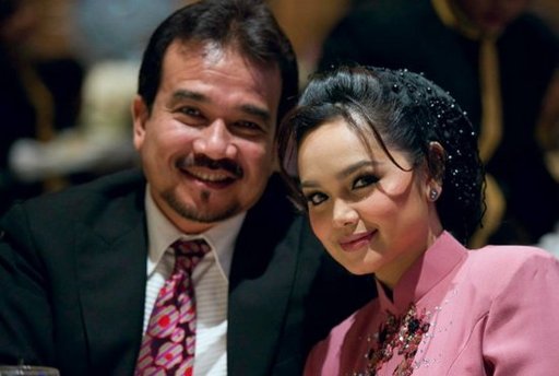 Eksklusif Kisah Isteri Dan Bekas Isteri-Isteri Datuk K