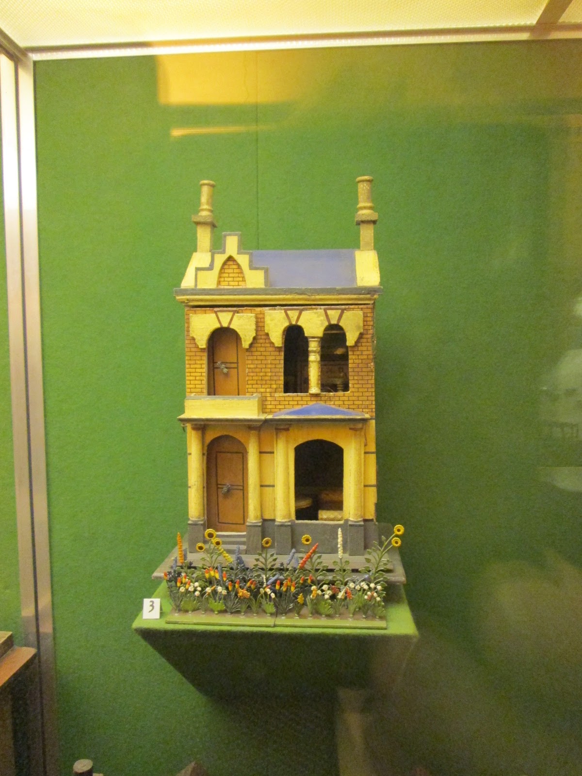Dollshouse Trips and Shows: Museum of Childhood, Edinburgh