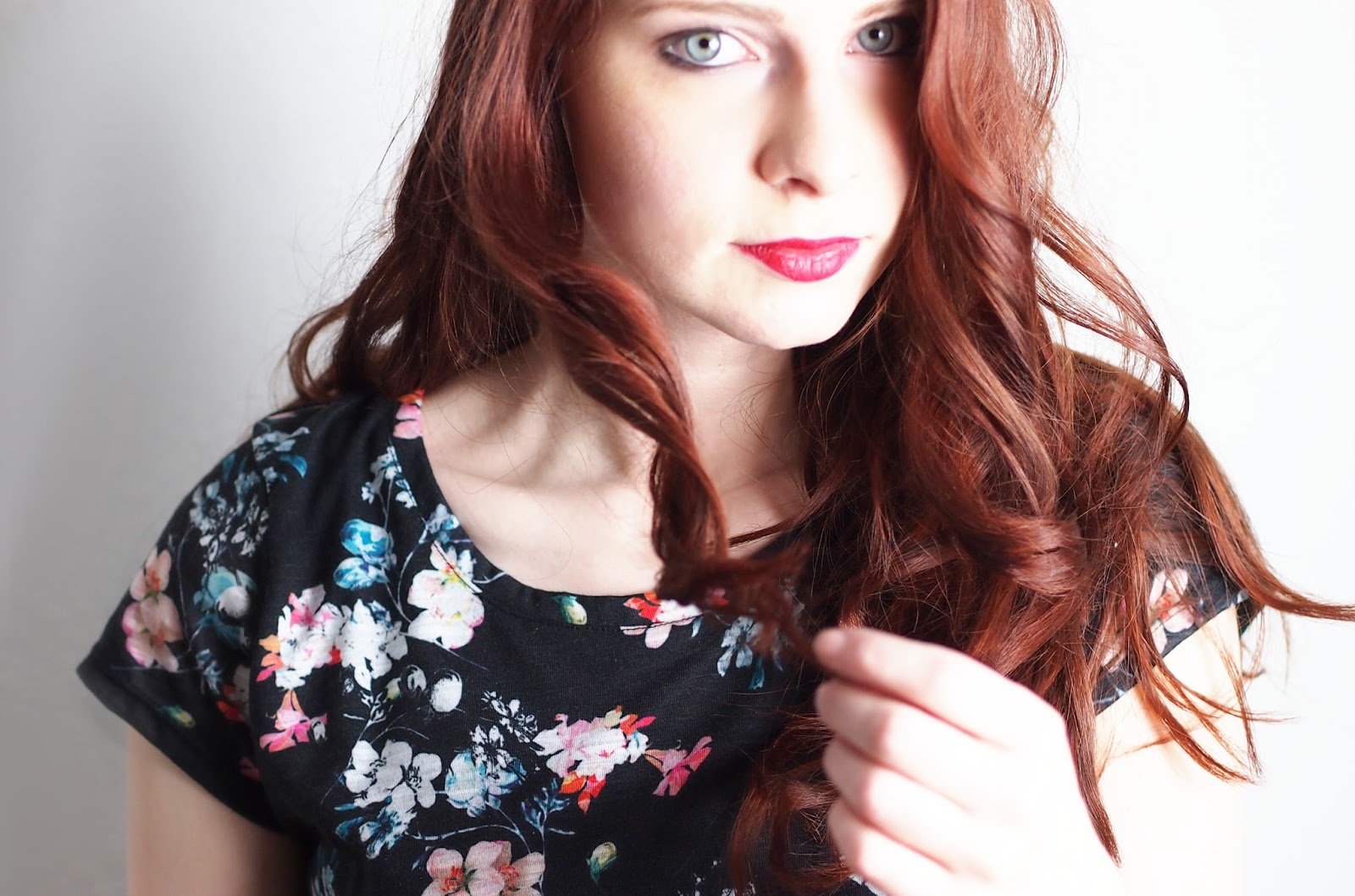 Locken mit dem Automatischen Lockenstab "Ruby" von Irresistible Me ...