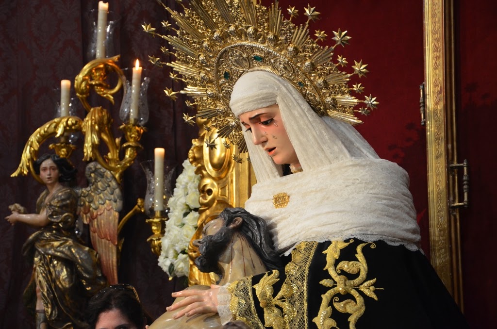 Hermandad de la Sagrada Mortaja - Besamanos - Un poco de Sevilla