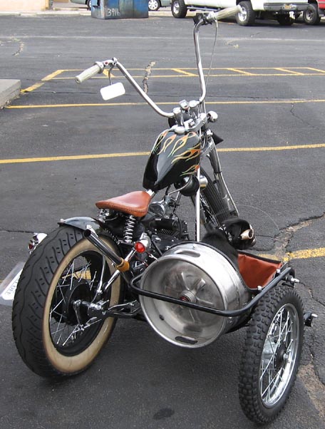 MOTORCYCLE 74: Chopper with doggy beer barrel sidecar
