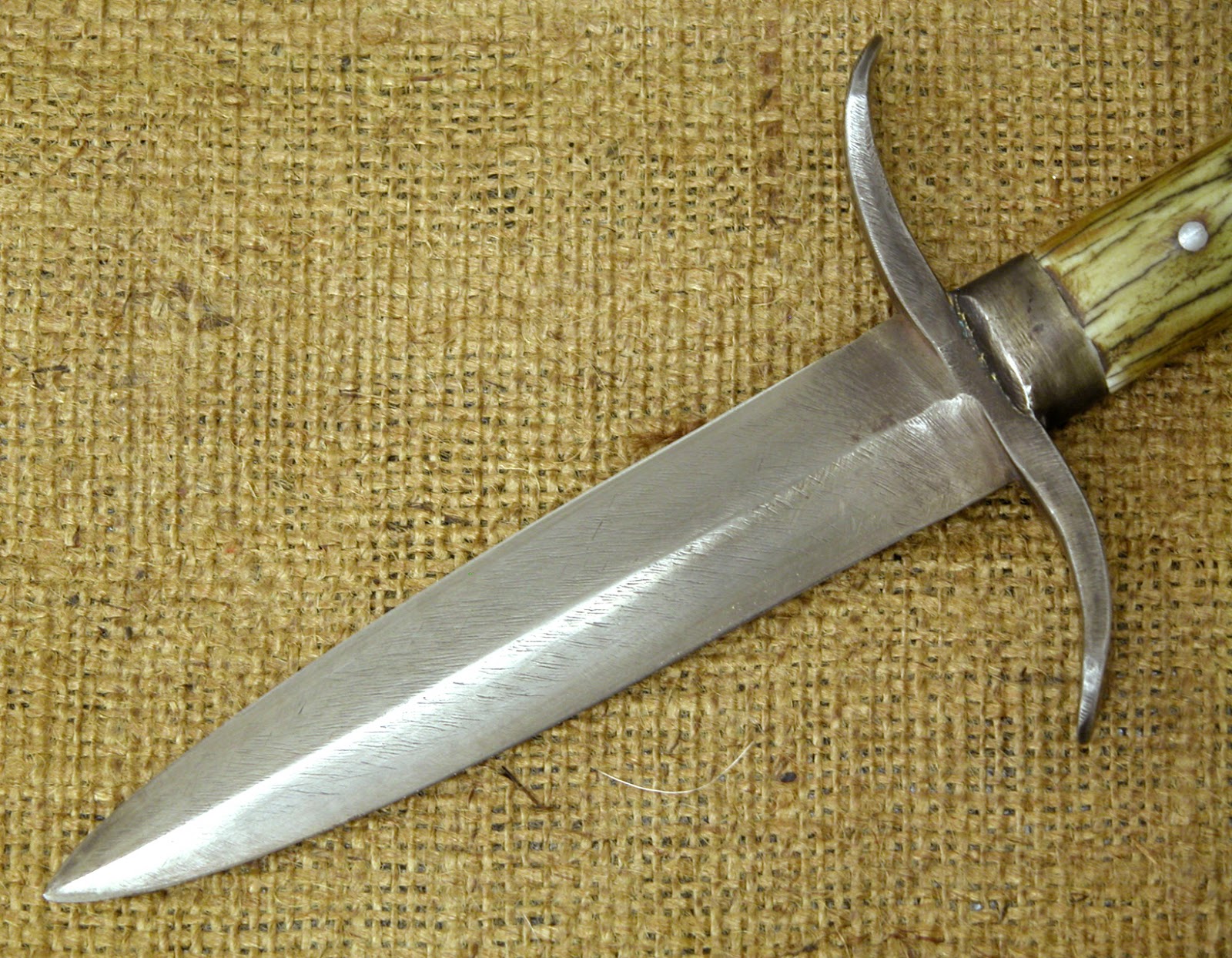 Contemporary Makers: Tim Ridge Knife and Sheath