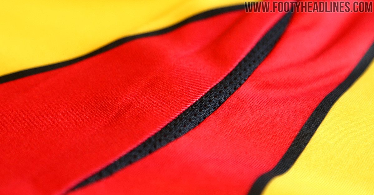 Lens 19-20 Home, Away & Third Kits Revealed - Footy Headlines