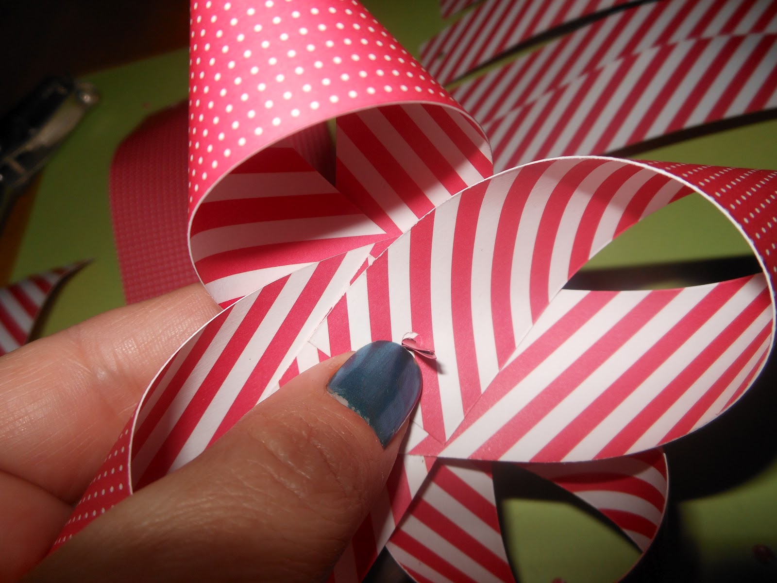 Check it Out! with Dawn: Make It Monday - Paper Bows