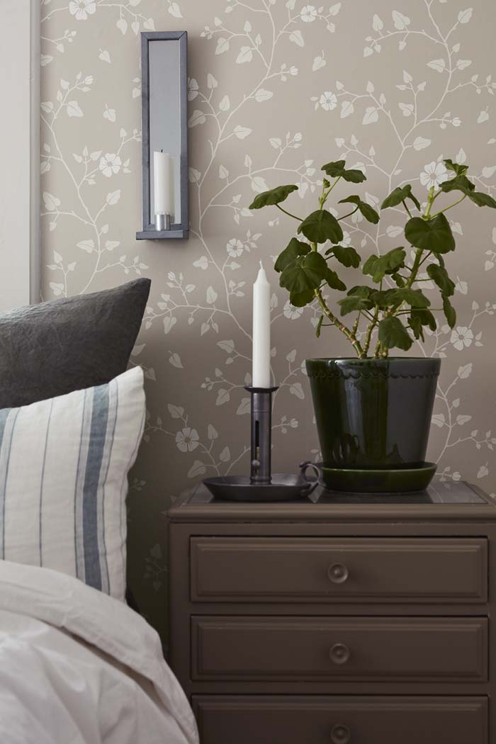 Keltainen talo rannalla: Värejä, taidetta ja tapetteja