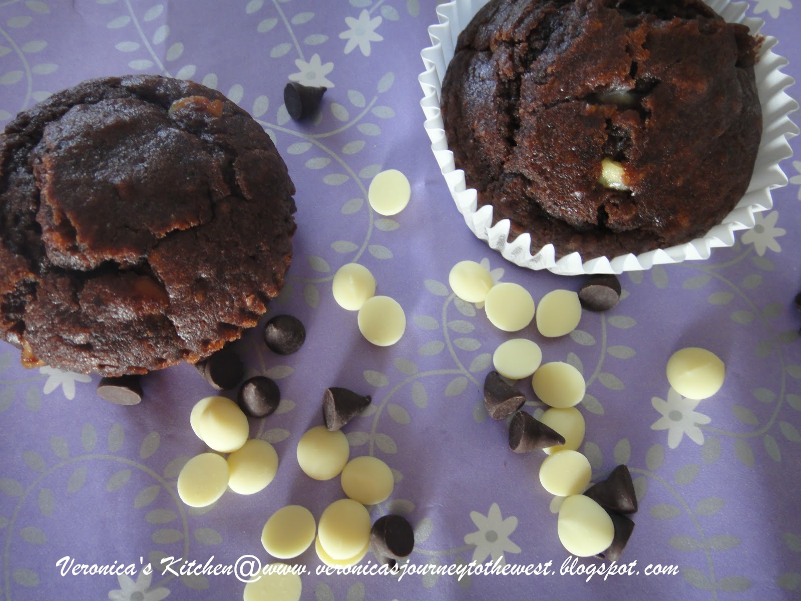Veronica's Kitchen: Two kinds of Chocolate Muffins