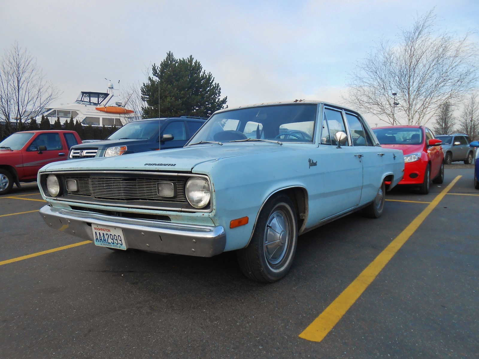 Seattle's Parked Cars: 1971 Plymouth Valiant