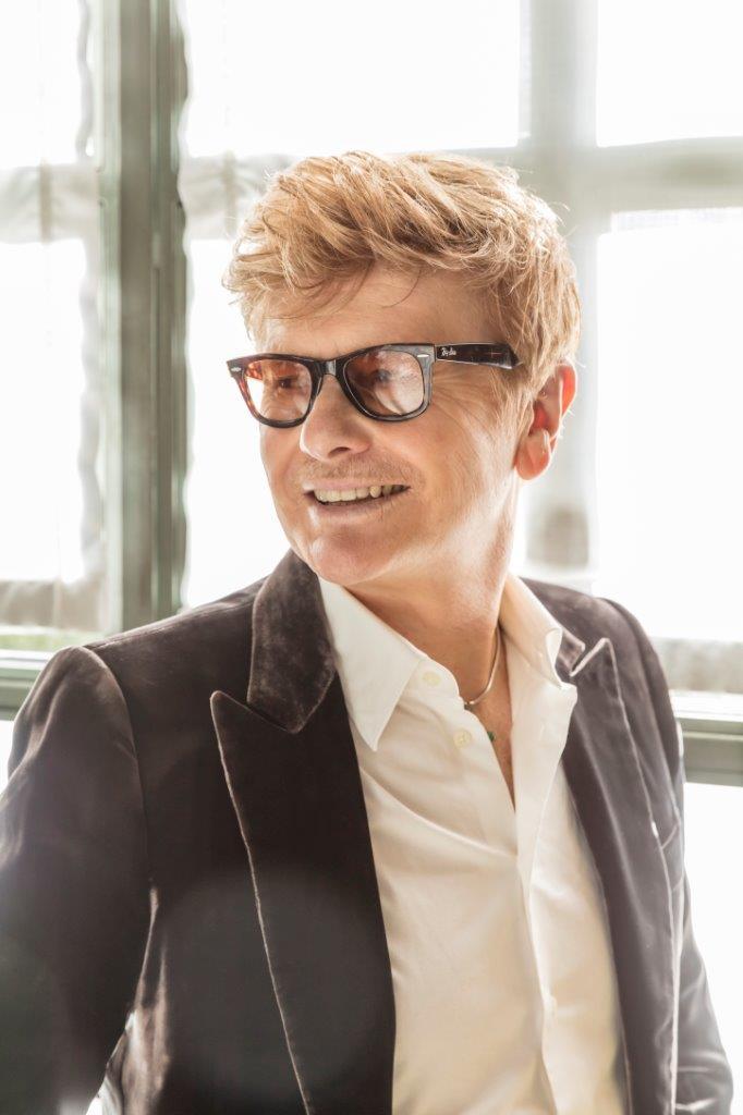 Ron: da oggi online il video del brano "Ai confini del mondo" - La Voce ...