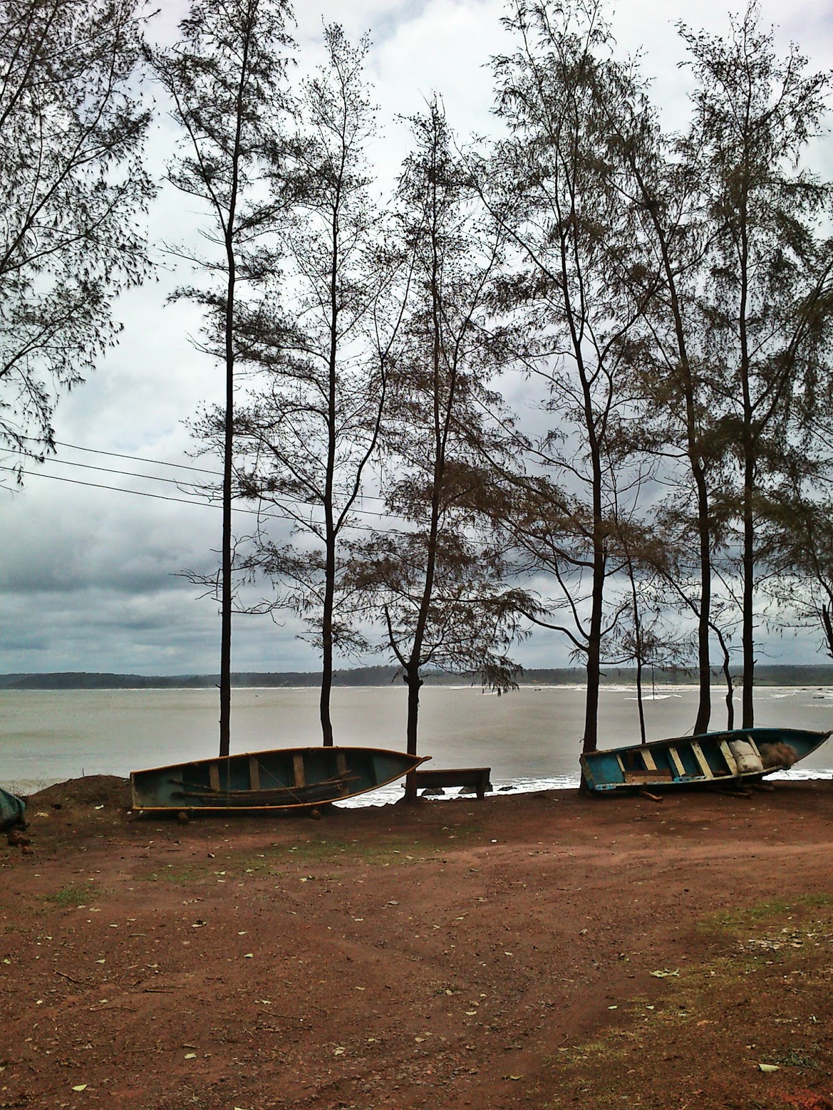 NIfISH tRAVELOGUES: Redi (Sindhudurg) : Places to See