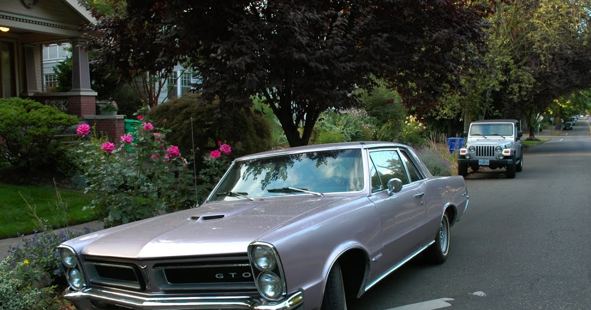 OLD PARKED CARS.: Saturday Bonus: 1965 Pontiac GTO, Revisited.