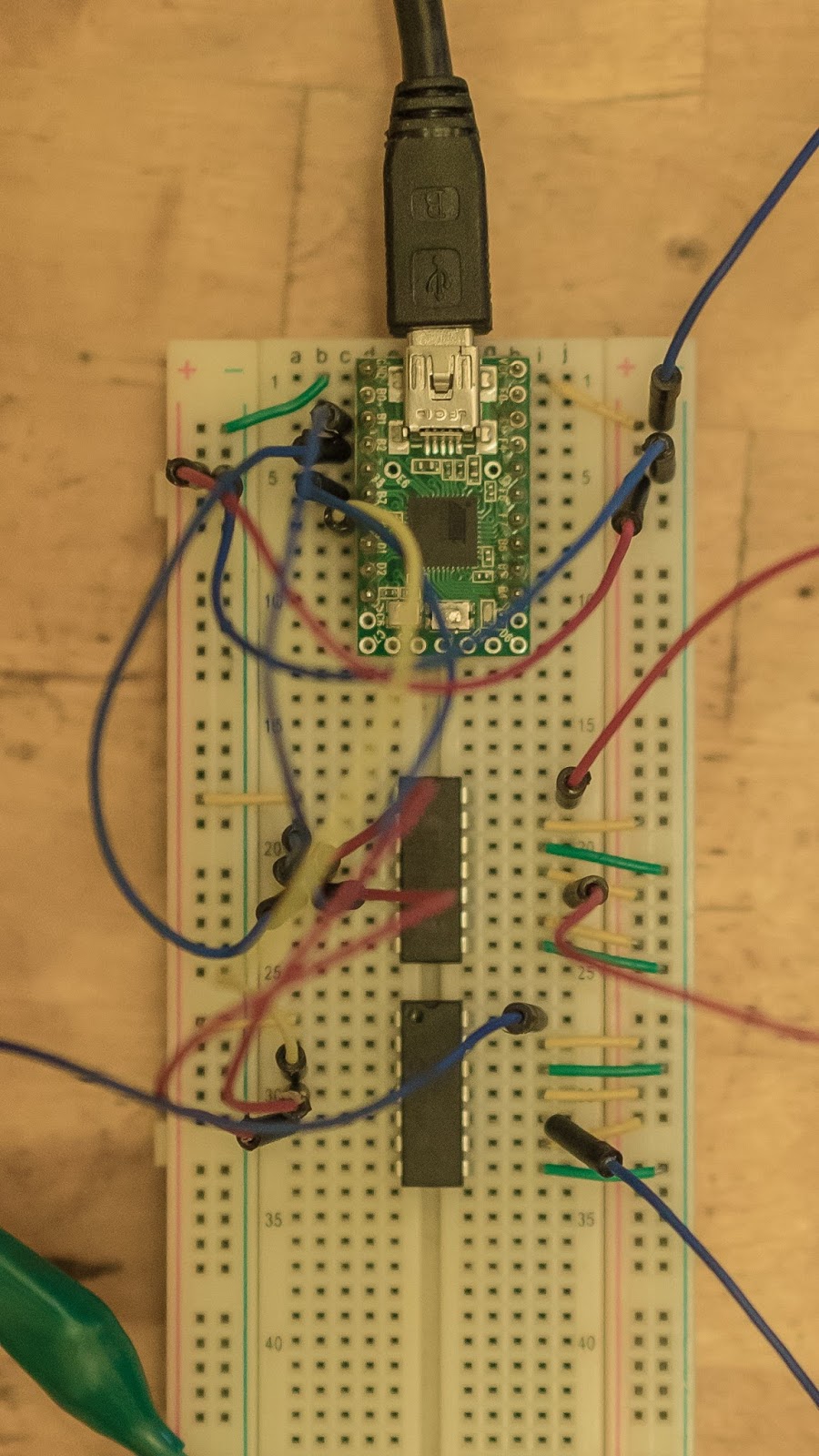 little-scale: Multiple MIDI-Controlled 12-Bit DACs via Teensy / Arduino