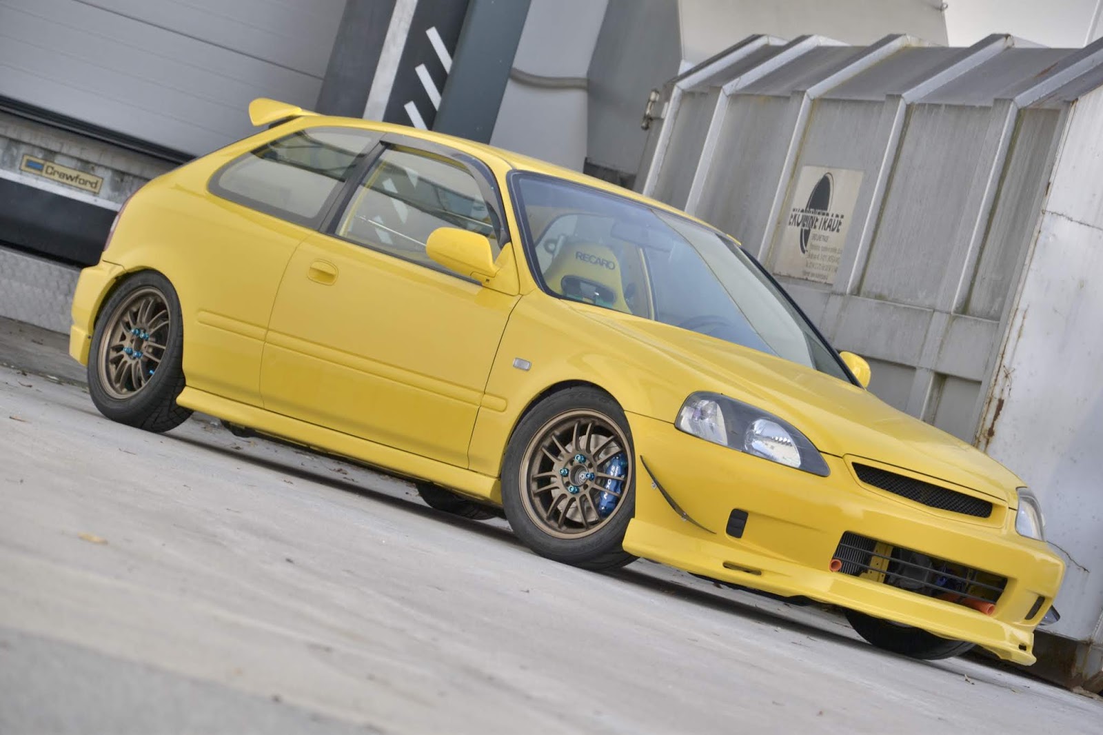 Skunkworks Customs: ♛ PHOENIX EJ9