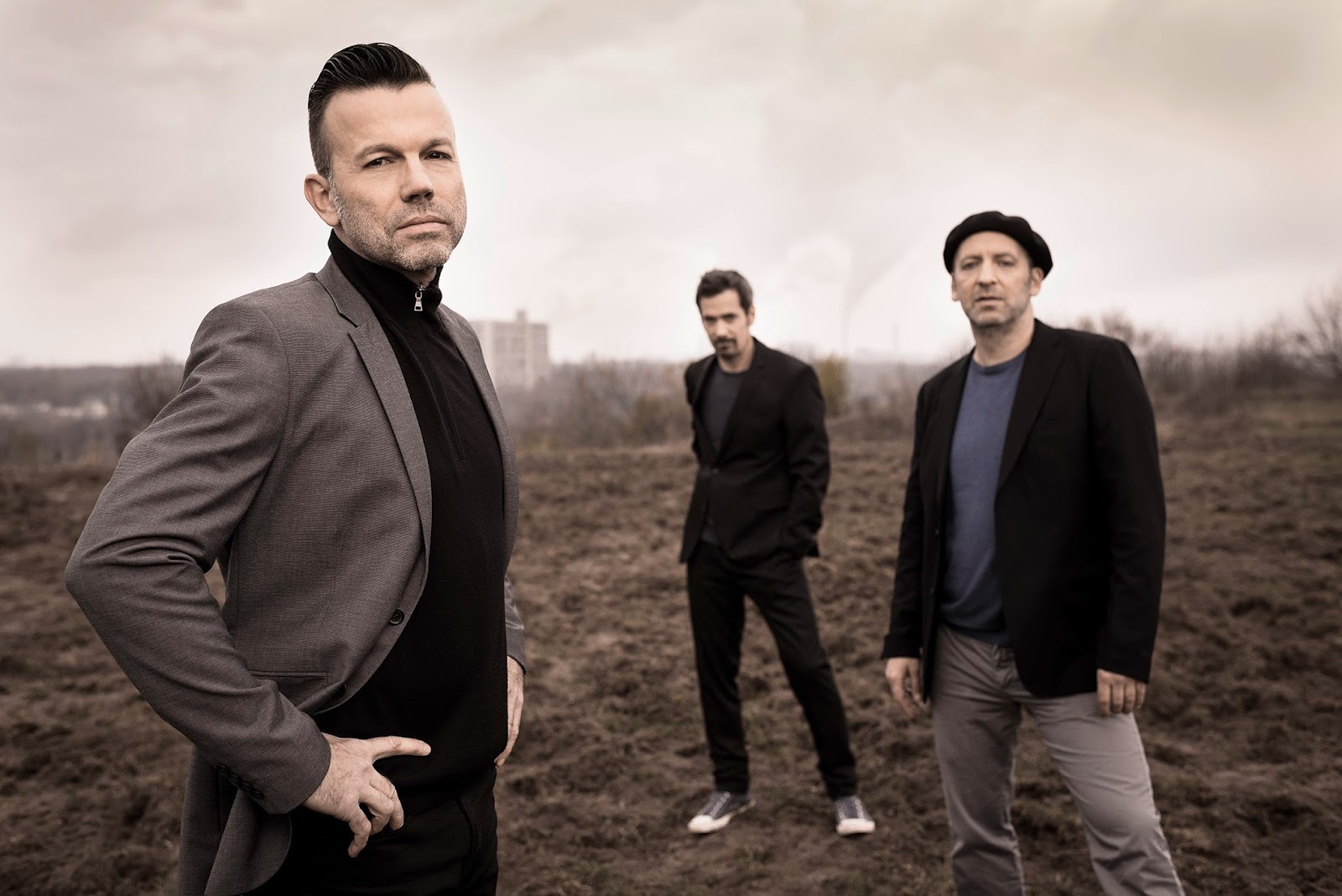 MaxiKiosco: Entrevista a Camouflage: ¡DALE BOLUDO!