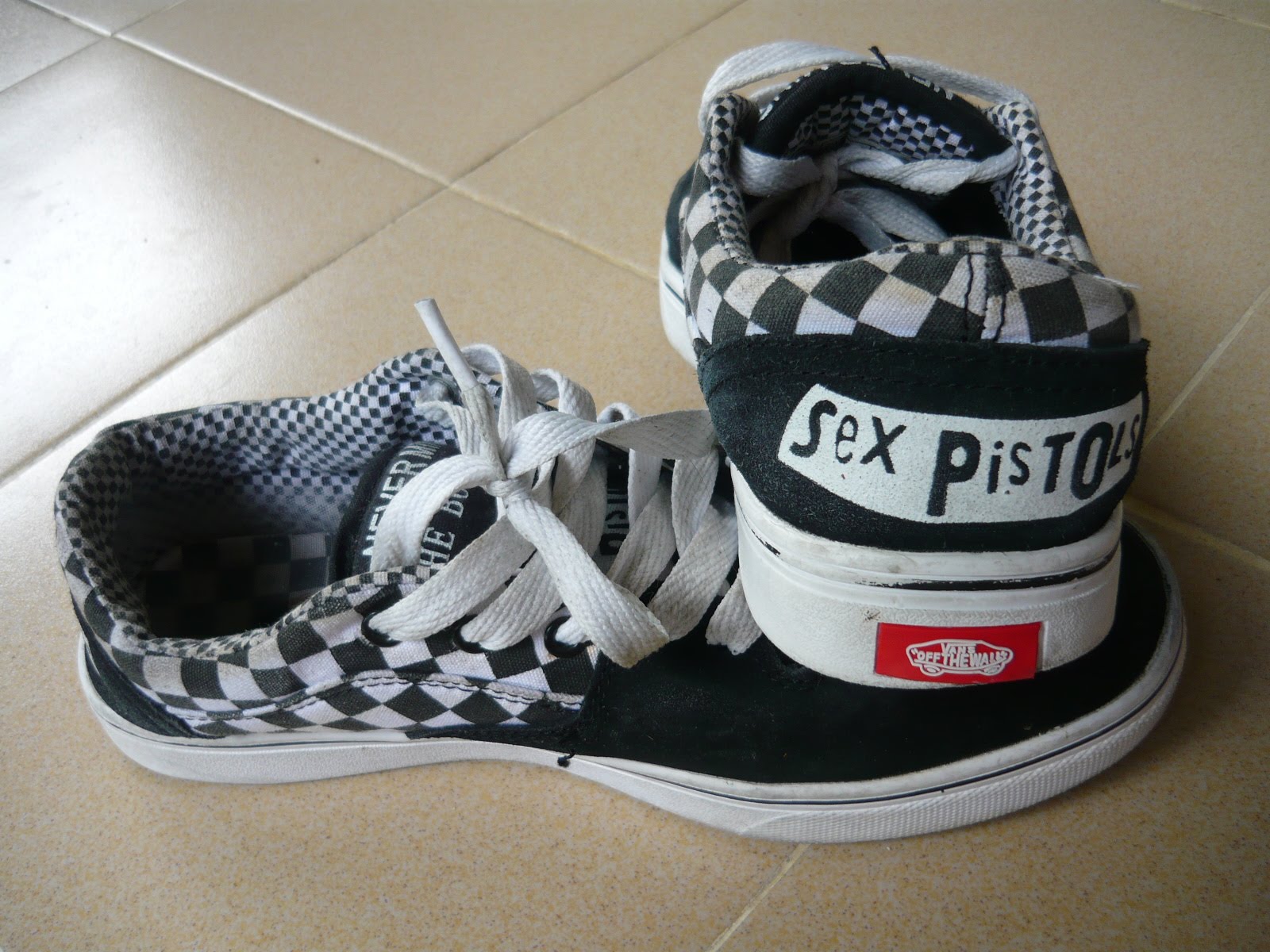 Pantai Timur Bundle Kasut Vans Sex Pistols Sold