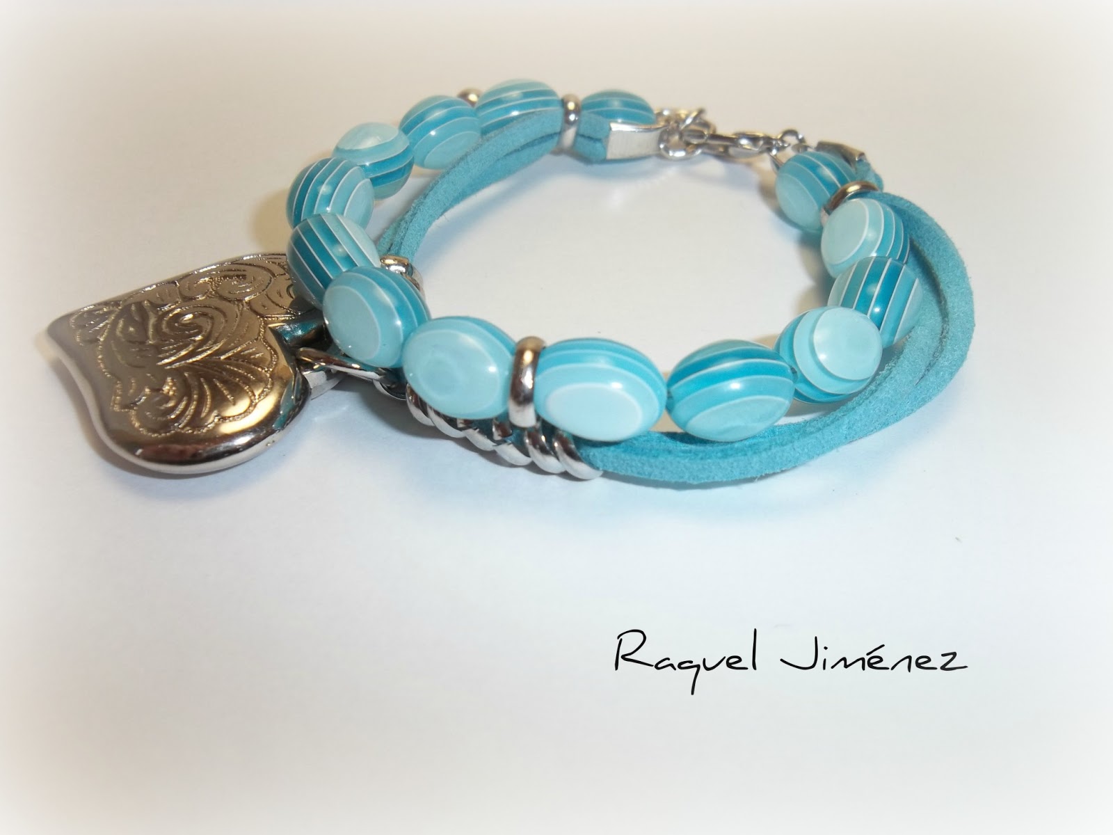PULSERA AZUL TURQUESA CON CORAZON