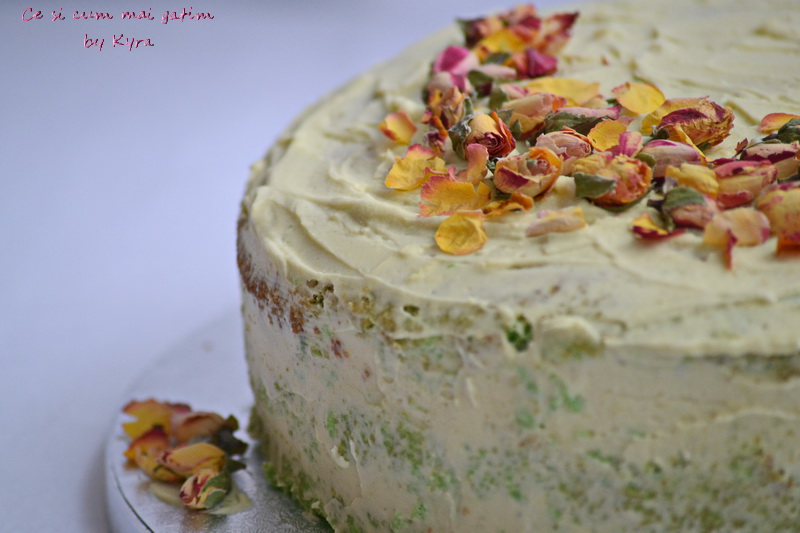 Ce si cum mai gatim: Tort naked cu fistic