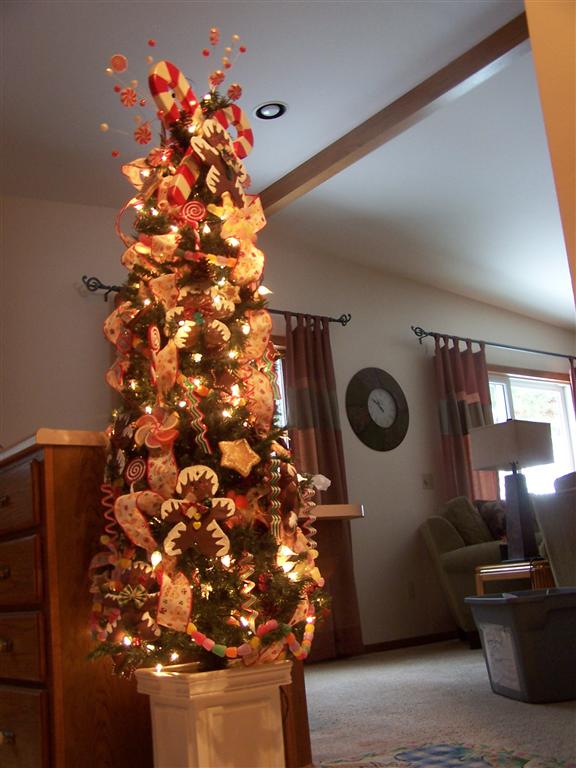 Perennial Passion: Gingerbread Man/Candy Kitchen Christmas Tree