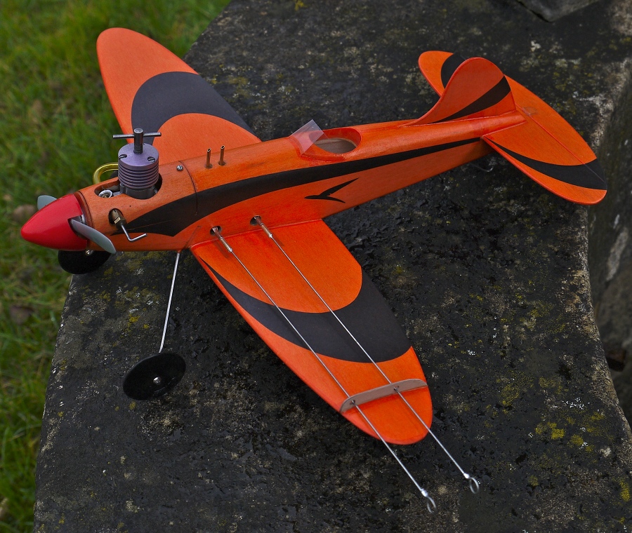 Free Flight -Vintage model airplane- cars-model retro avion et voiture ...