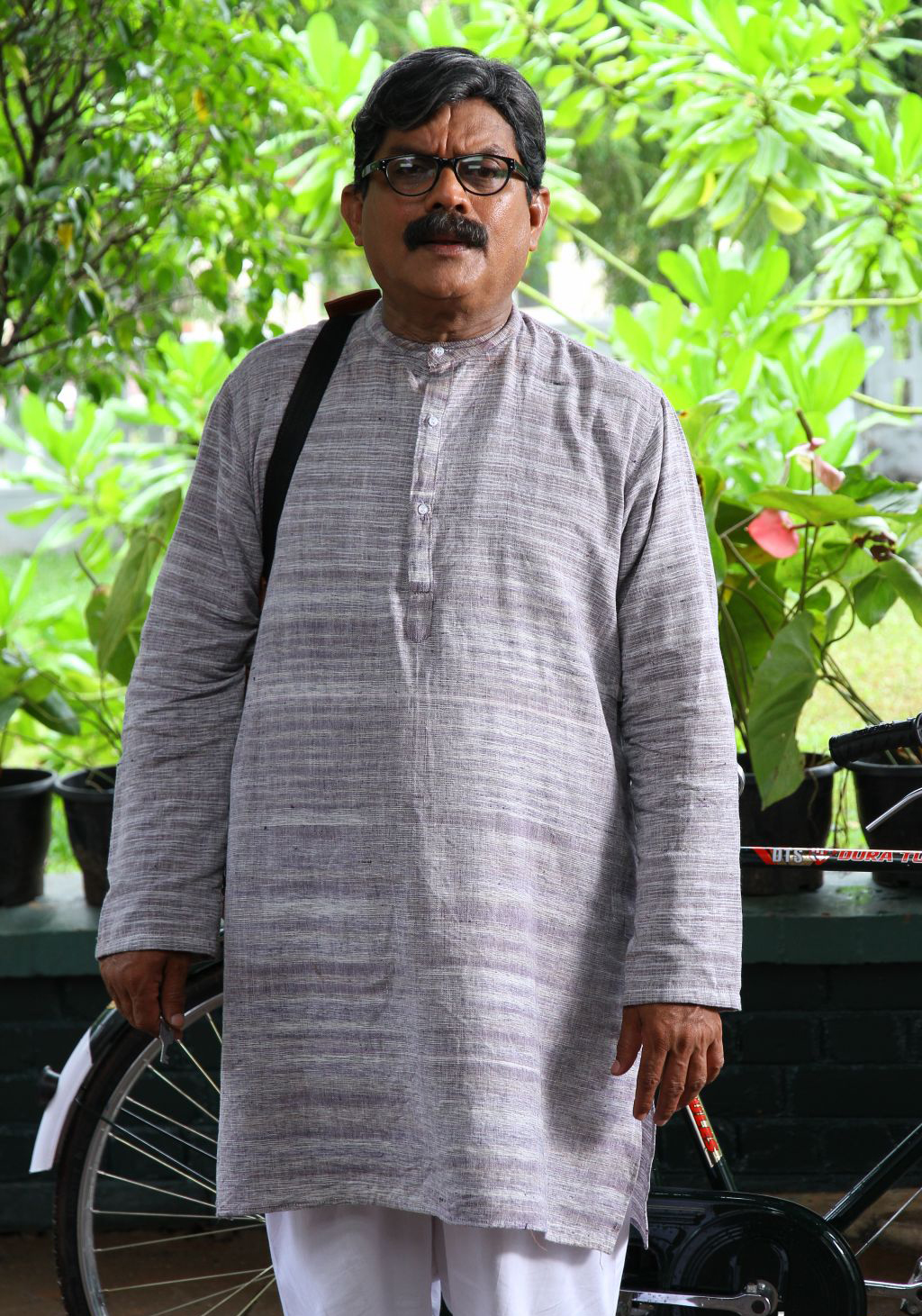 Jagathy in new style |Jagathy Sreekumar Photos