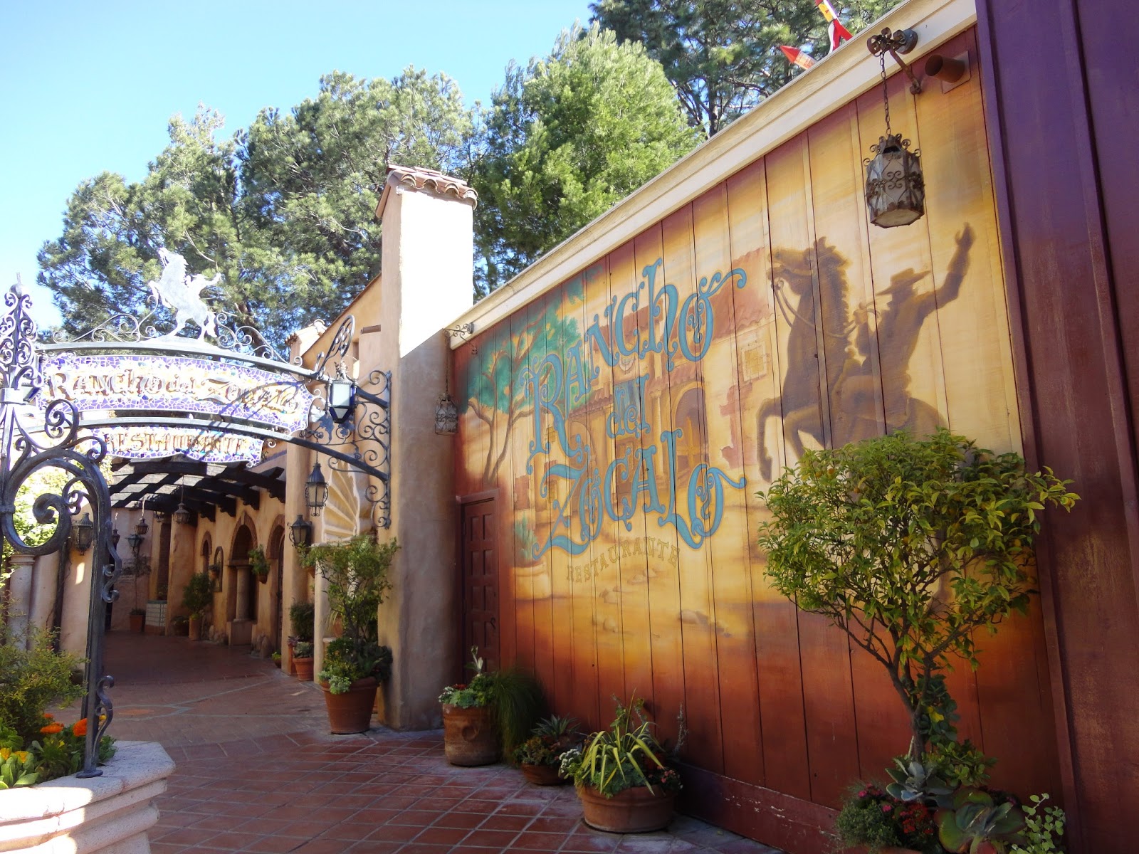 Disneyland: Frontierland Gun Arcade