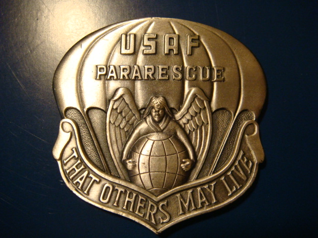THE USAF RESCUE COLLECTION: USAF PARARESCUE / BERET BADGE-FLASH