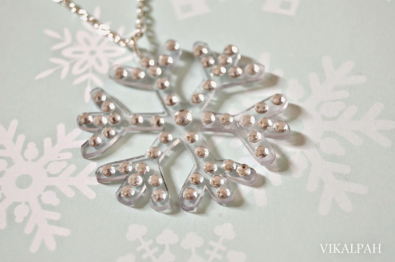 Vikalpah: DIY snowflake necklace - Perfect gift for your girl friend