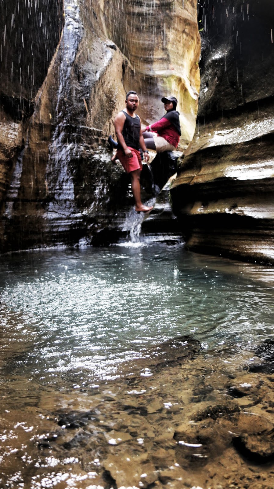 Semalam di Kawasan Wisata Cikaret (Kawaci) dan Exploring Curug Love
