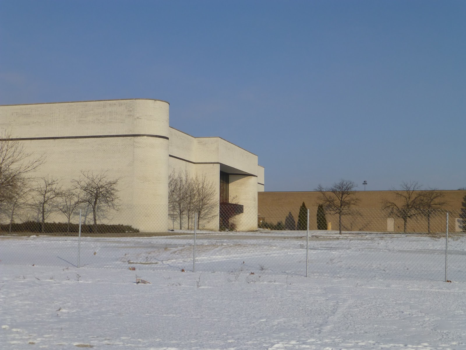 Dead and Dying retail: North Towne Square Mall in Toledo, Ohio