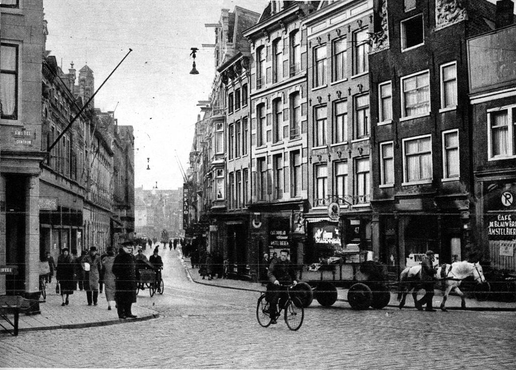 58 Amazing Old Pictures Documented Everyday Life of Amsterdam in the ...