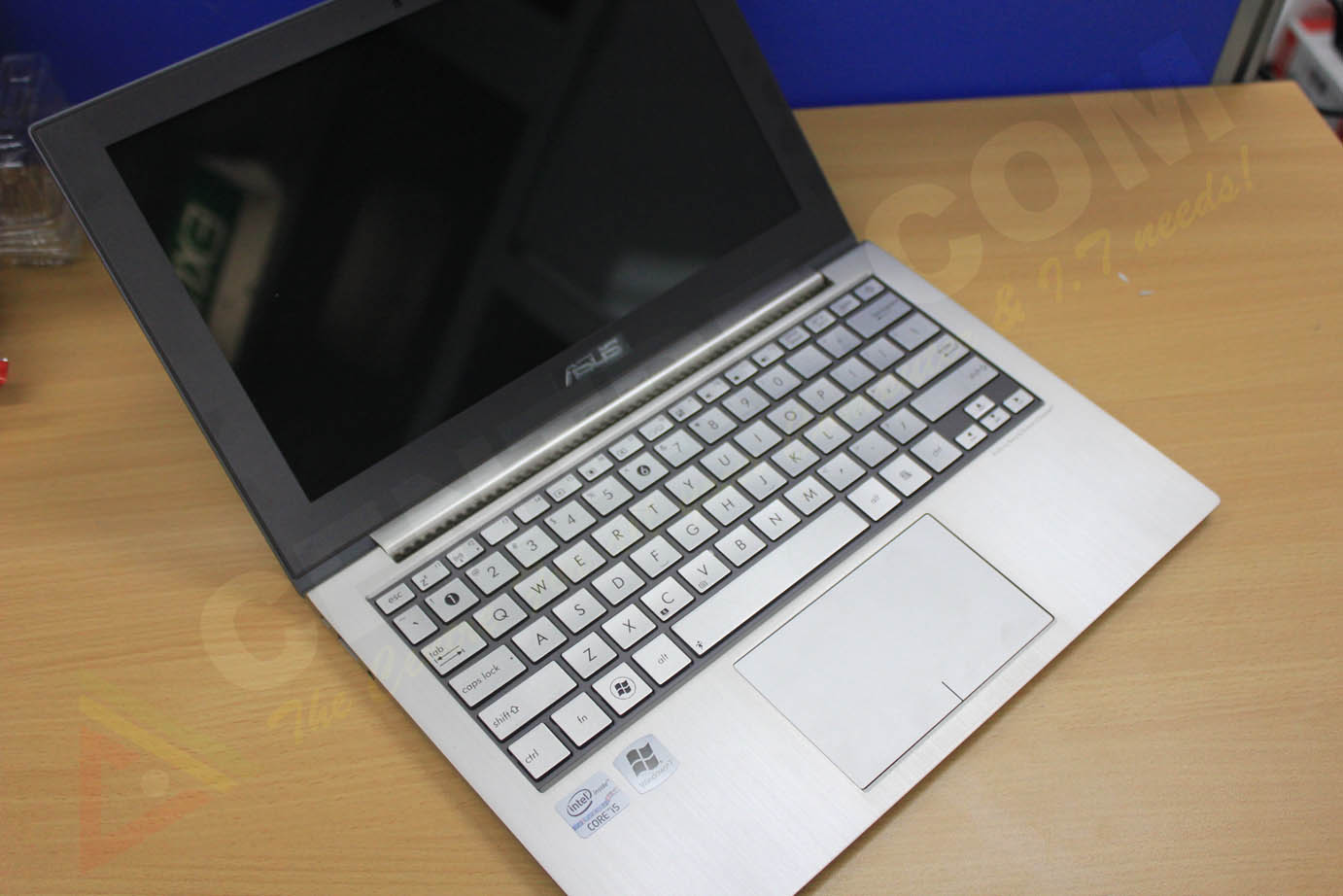 Centre Com: Asus Zenbook Review!