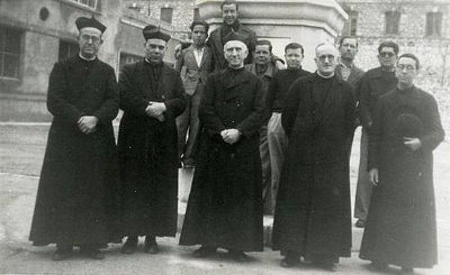 Imaginería religiosa "San Juan de Dios": El hábito Jesuita.