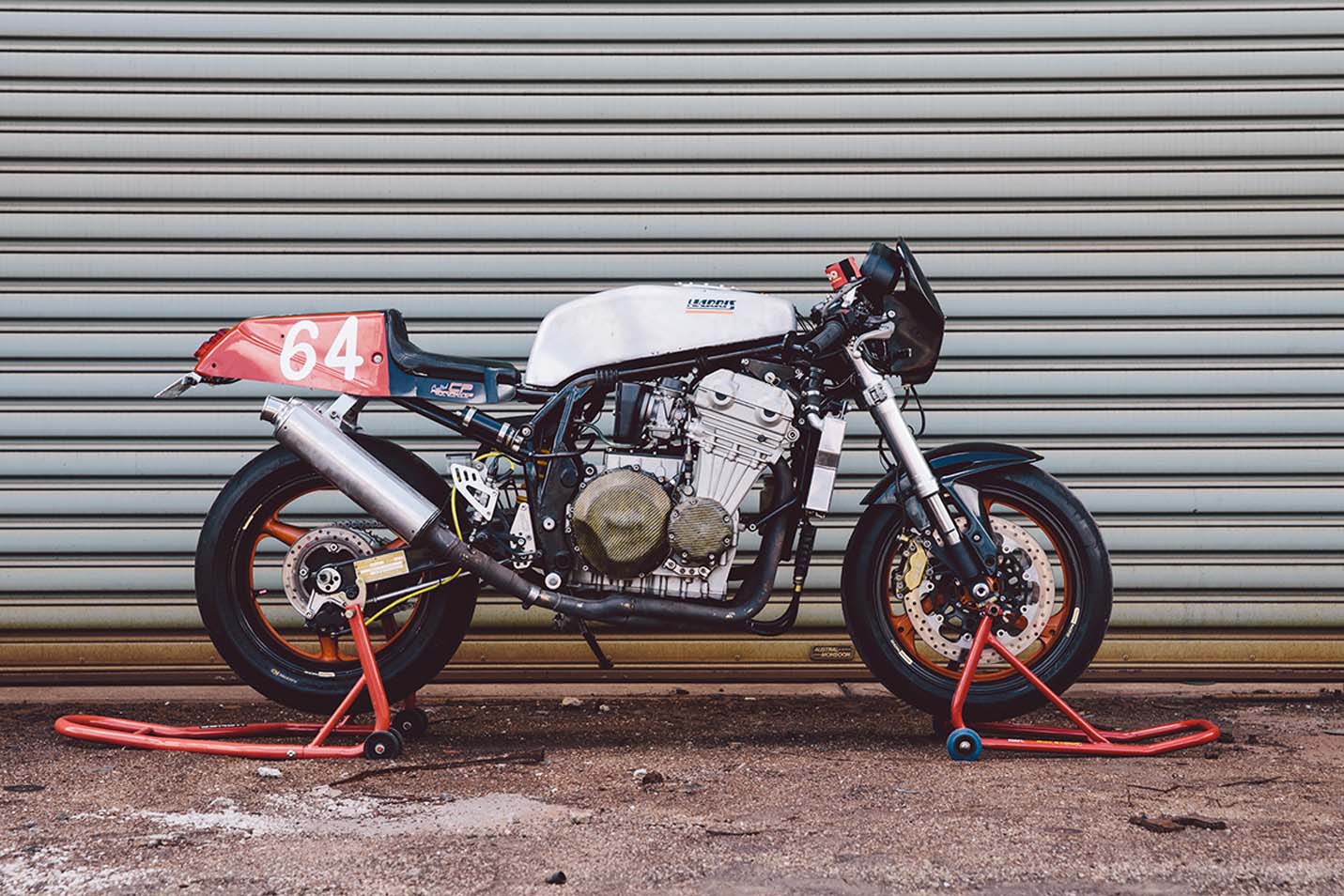 Harris performance f1-triumph 1200 / Throttleroll