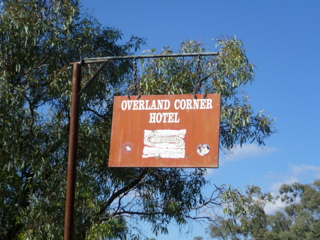 Whereiswitchwae?: Overland Corner Hotel