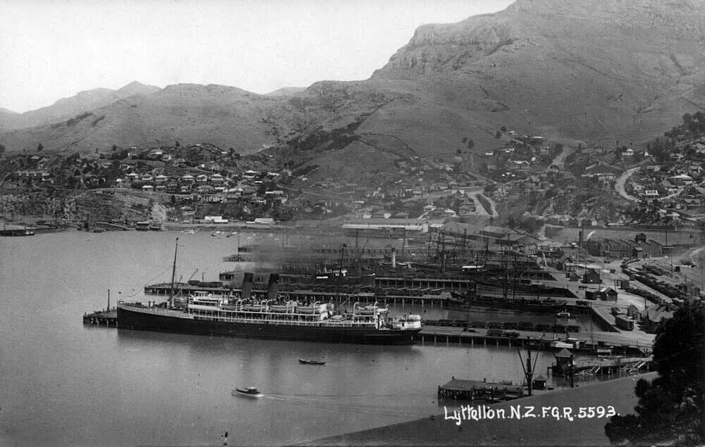 transpress nz: ships at Lyttelton, 1910s